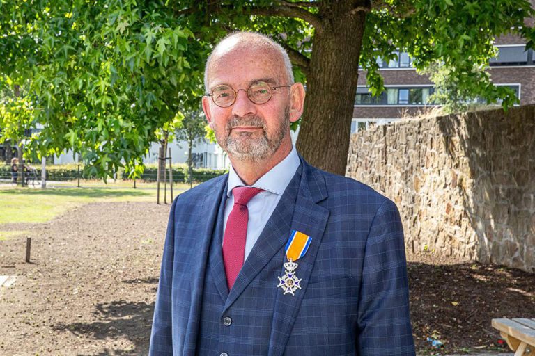 Marcel Snijders Ridder Orde Oranje Nassau - Hallo Berghuizen